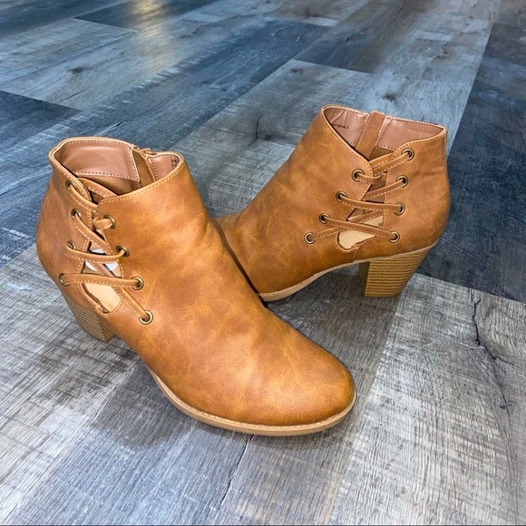 Report | Shoes | Report Criss Cross Booties | Poshmark